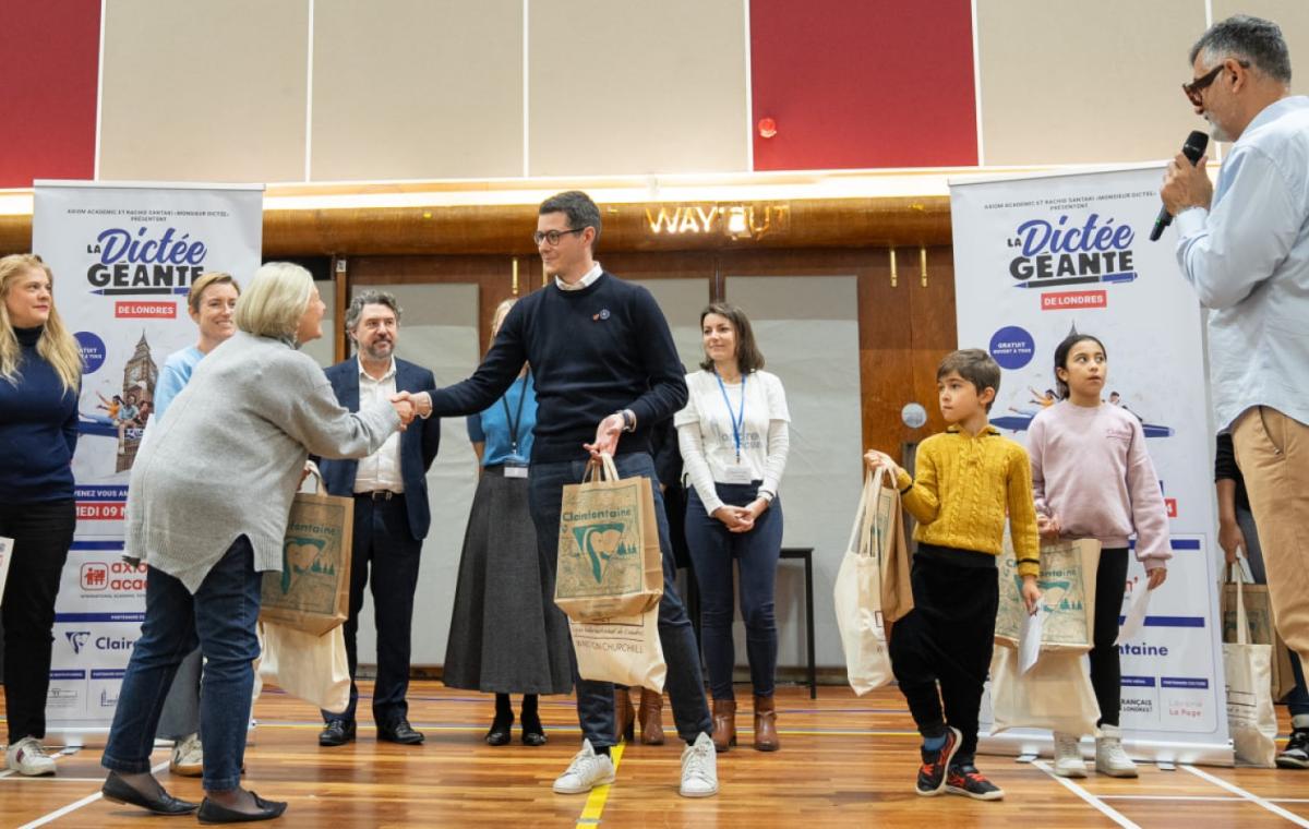 UK - Première Dictée Géante de Londres ! | Vincent Caure